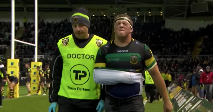 Alex Waller courageously puts body on the line despite painful injury ...