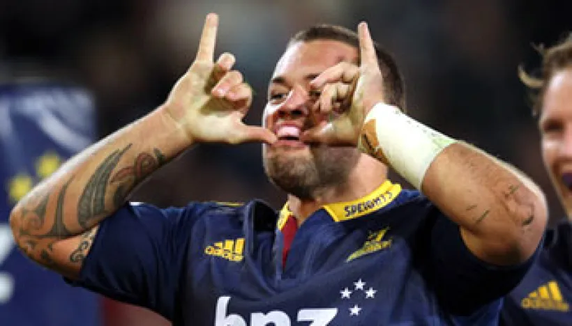 Prop Brendon Edmonds finishes fantastic length of the field Highlanders ...