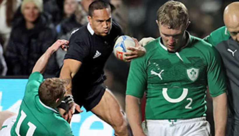 Hosea Gear bumps Keith Earls out the road on his way to the tryline ...