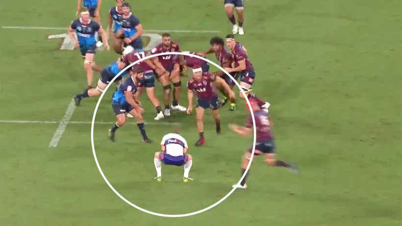 Rugby referee Angus Gardner involved in bizarre moment in Super Rugby ...
