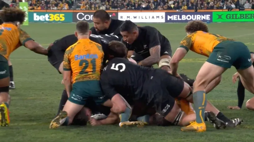 WATCH: Scott Barrett roasts Nic White in hilarious exchange | Rugbydump