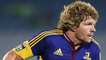 Adam Thomson gets on the end of a great Highlanders counterattack ...