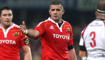 Alan Quinlan attempts to replicate the Hand of Back | Rugbydump