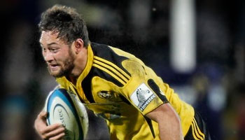 Jack Lam's big hand-off and hits against the Bulls | Rugbydump