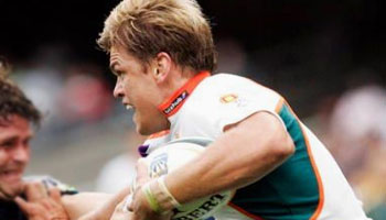 Huge Juan Smith handoff on Francois Louw | Rugbydump