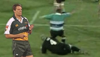 Classic Clip - Referee trips over player | Rugbydump