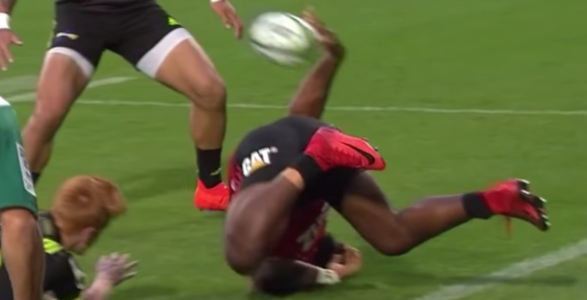 WATCH: Absolutely INSANE offload leads to try in Super Rugby | Rugbydump