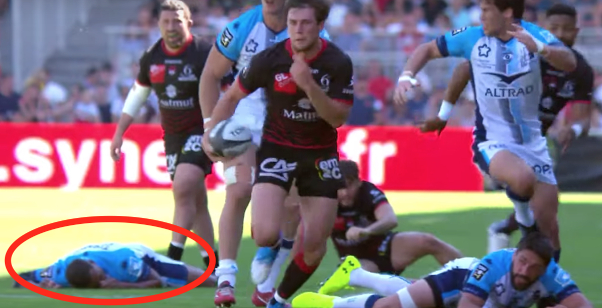 Top 14 winger takes dramatic fall after breakdown contact | Rugbydump