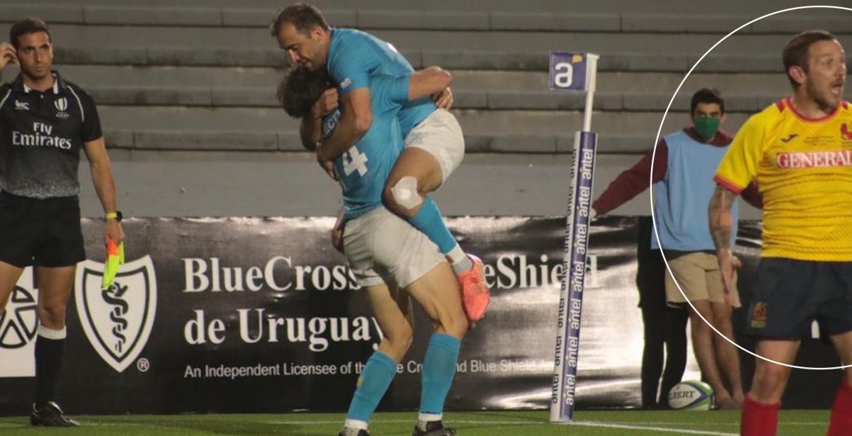 Ref blunder allows HUGE forward pass in Uruguay Test try | Rugbydump