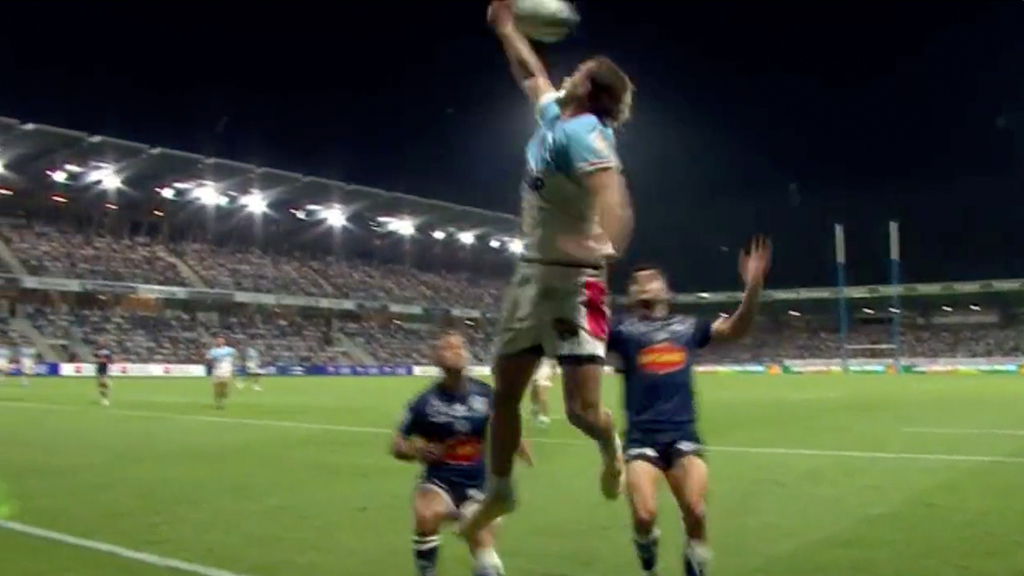 Great skill for lovely try to kick off the start of the French second ...