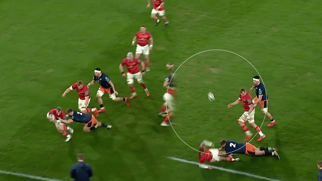 WATCH: Munster scrum half throws RIDICULOUS offload keeping the ball ...