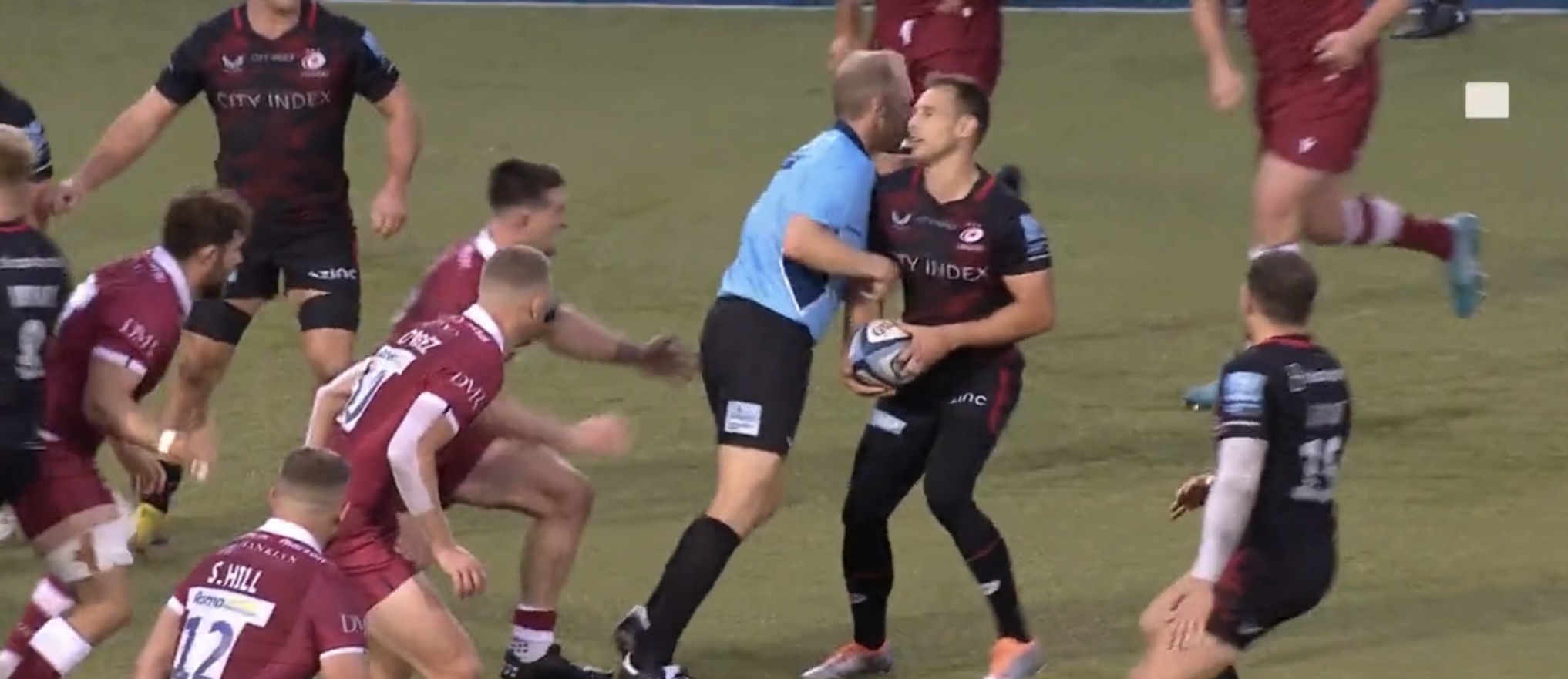 Wayne Barnes makes two huge tackles in todays Premiership match | Rugbydump