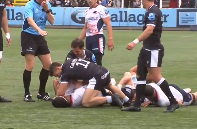 Diving shoulder charge earns Saracens player red | Rugbydump