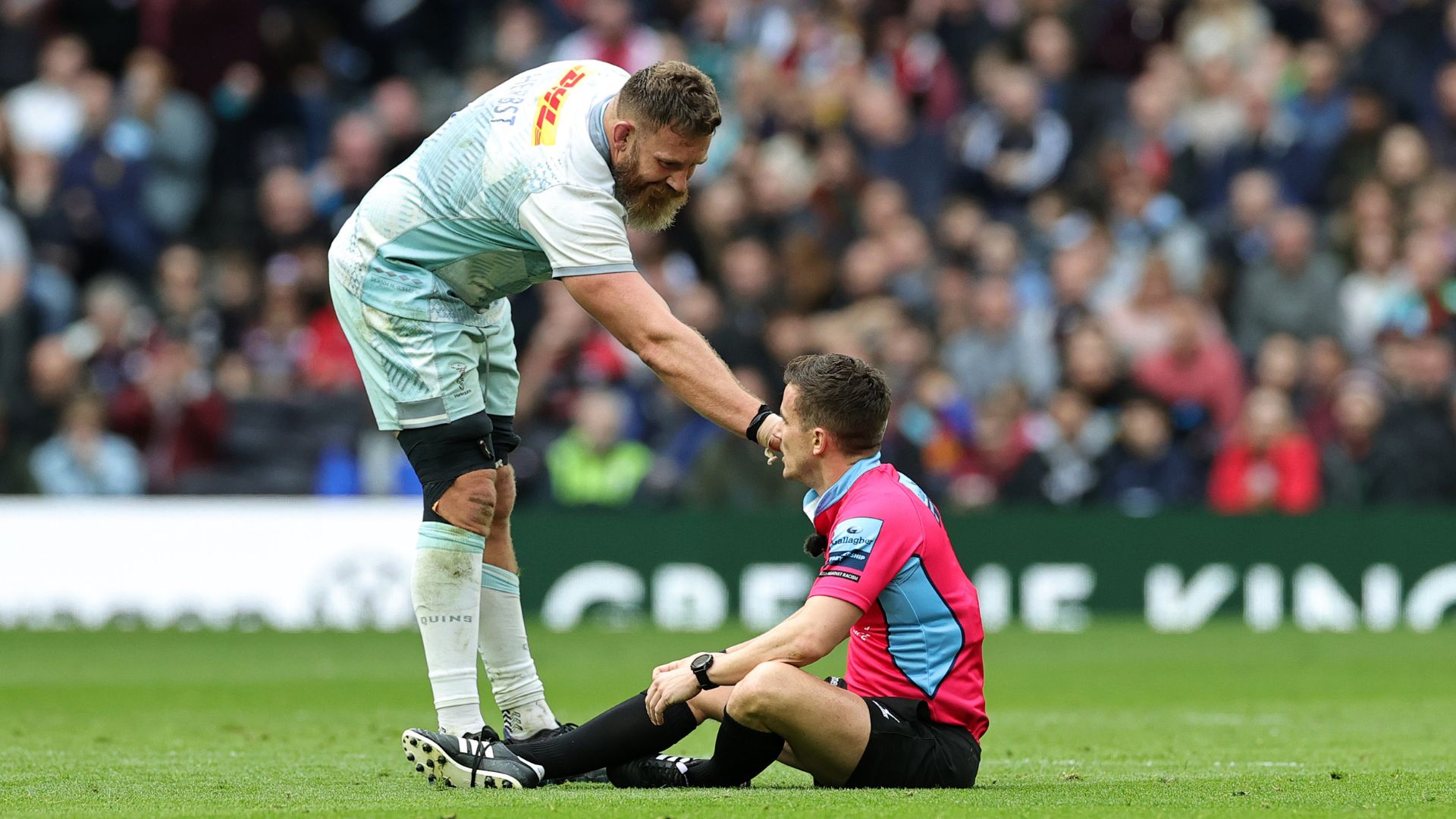 Referee Luke Pearce Gets Hit Hard In Harlequins vs Saracens Clash ...