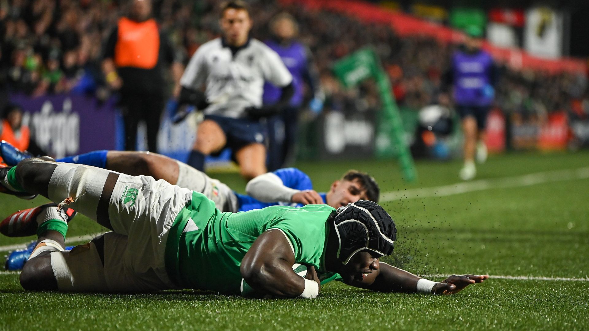 Ireland U20 backrow puts on the afterburners for match winning try ...